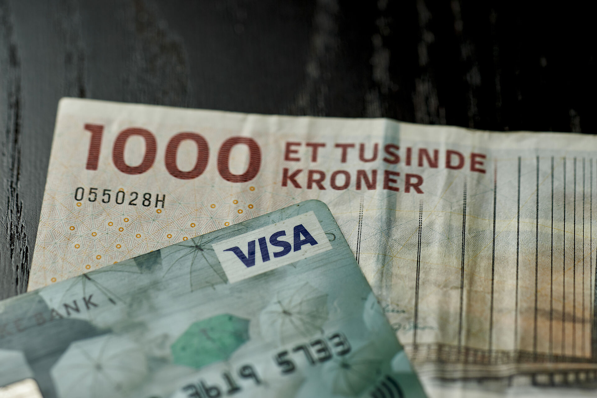 Bil til 800.000 og dyre restaurantbesøg på bosted: Ekspert vil have ...